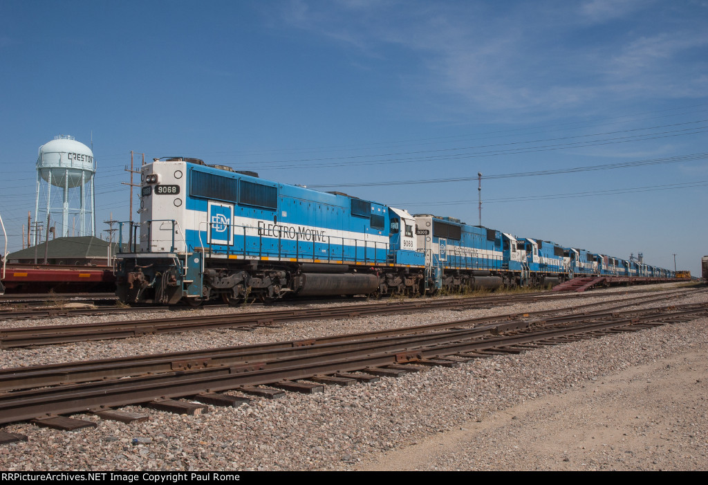 EMDX, OWY 9068, EMD SD60, 15-lease returns stored